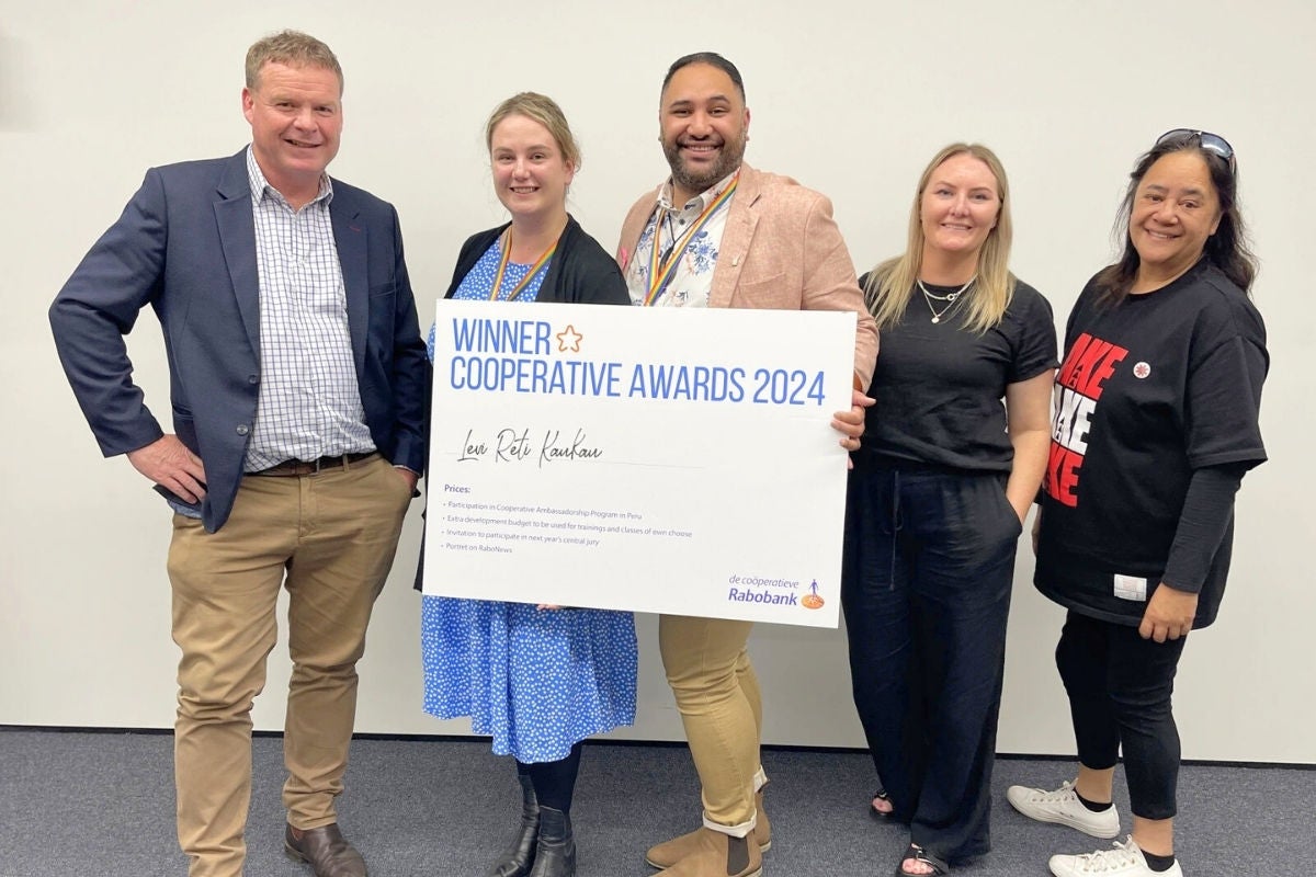 Levi Reti Kaukau announced the winner of the Rabobank Cooperative Award ...